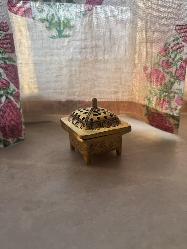 Antique Brass Dhoop Dhani without handle – Herbsandessence.in